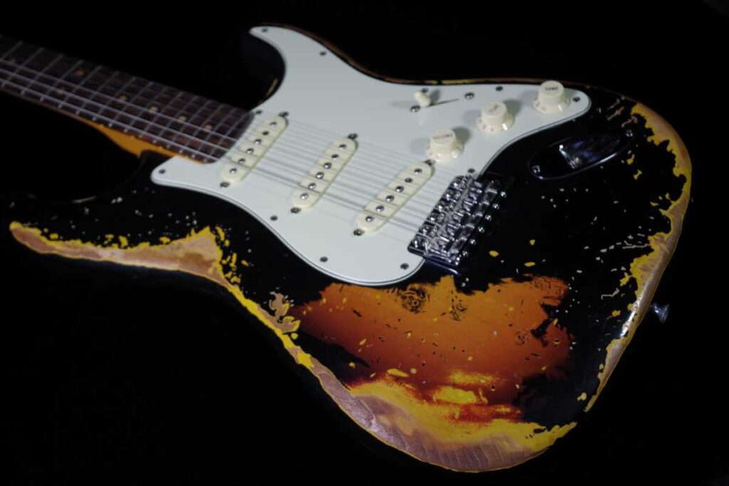 CUSTOM-MADE Strat Super Heavy Relic Aged Black over 3-Color Sunburst
