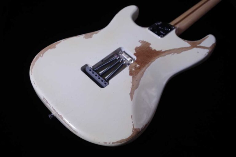 CUSTOM-MADE Stratocaster Relic / Aged Olympic White