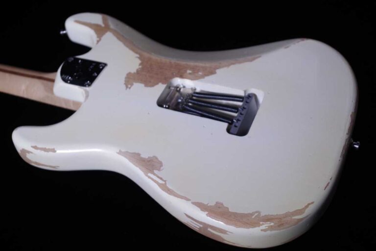 CUSTOM-MADE Stratocaster Relic / Aged Olympic White